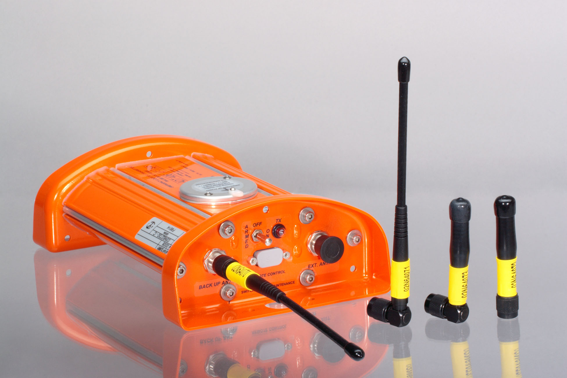 航空機用救命無線機 ADT406AF オートマティックタイプ アスコット | イプロスものづくり